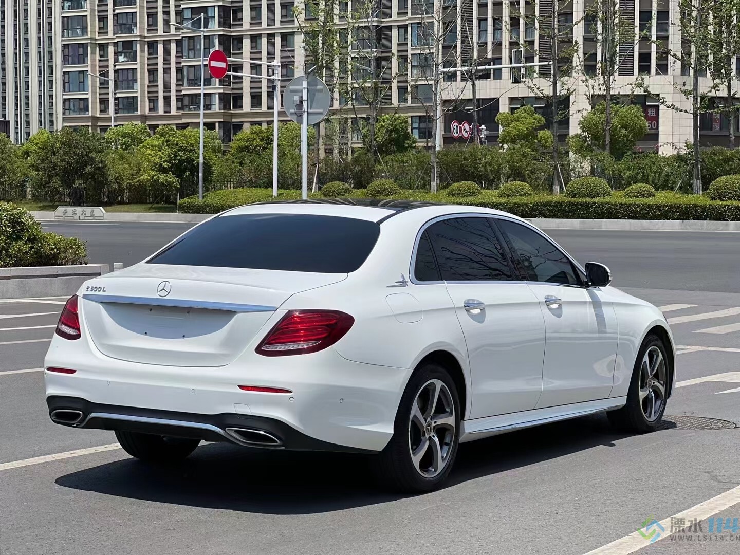 百诚百新到新款奔驰E300L运动时尚型，2019年1月上牌，南京本地一手车，全车-【溧水114信息网】